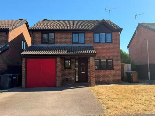 4 bedroom detached house for rent in Oakington, WELWYN GARDEN.