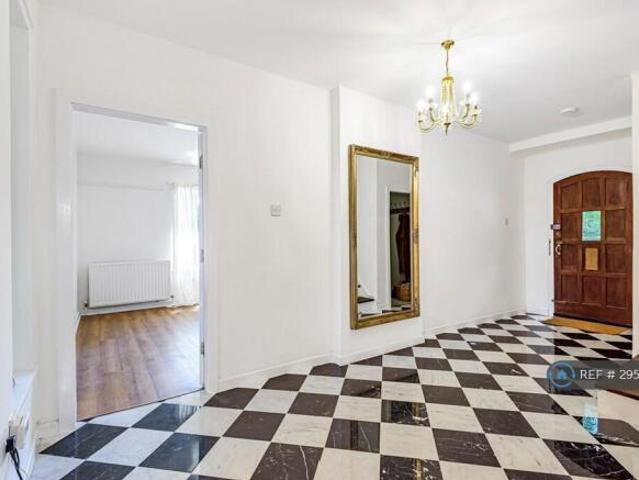 4 bedroom detached house for rent in Oaklands Way, Southampton, SO16