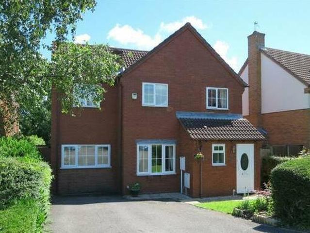 4 bedroom detached house for rent in Oaktree Crescent Bradley Stoke Bristol BS32