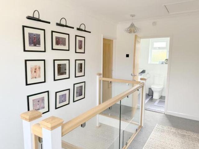 4 bedroom detached house for rent in Old Bedford Road, Luton, Bedfordshire, LU2 7EH, LU2