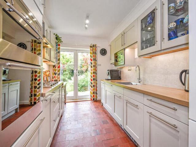 4 bedroom detached house for rent in Olivers Battery Road South, Winchester, SO22