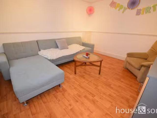 4 bedroom detached house for rent in Osborne Road, Winton, BH9