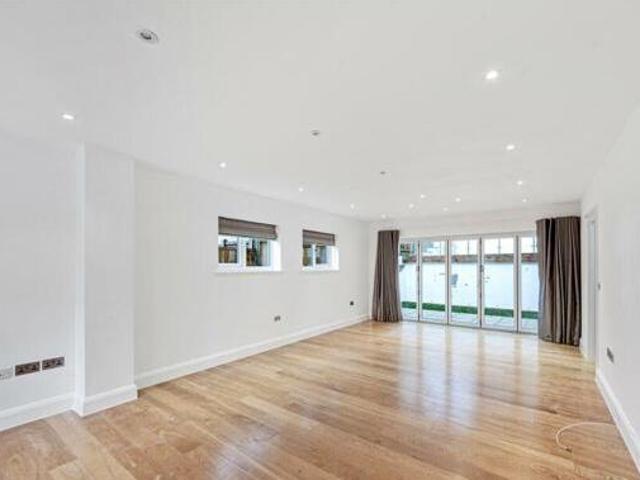 4 Bedroom Detached House For Rent In Loughton, Essex