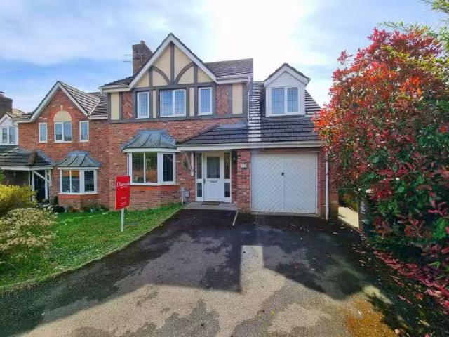 4 bedroom detached house for rent in Lon Yr Ysgol, Caerphilly.