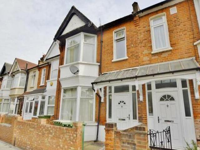 4 Bedroom Detached House For Rent In London