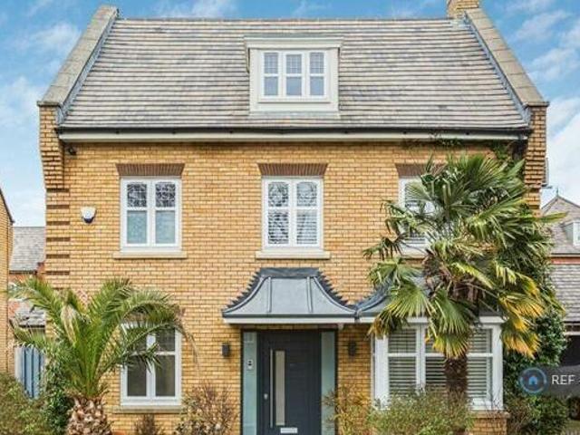 4 Bedroom Detached House For Rent In London