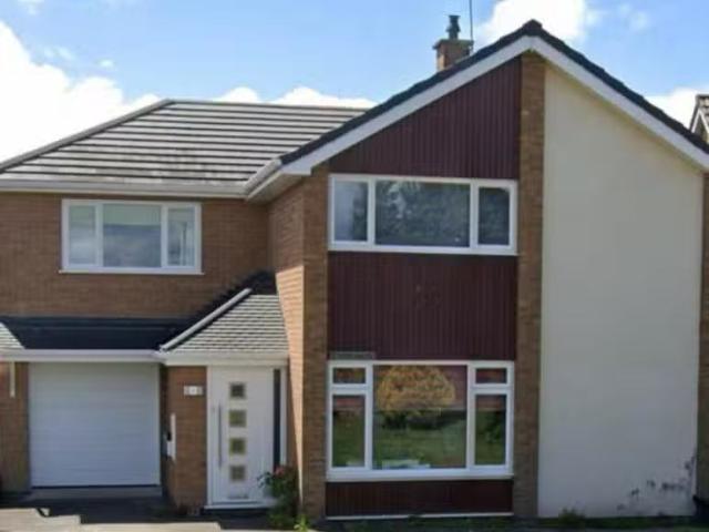 4 bedroom detached house for rent in Lawn Drive, Chester, Ches.