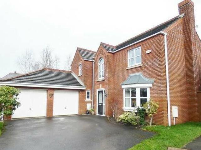 4 bedroom detached house for rent in Ladybank Avenue Fulwood PR2
