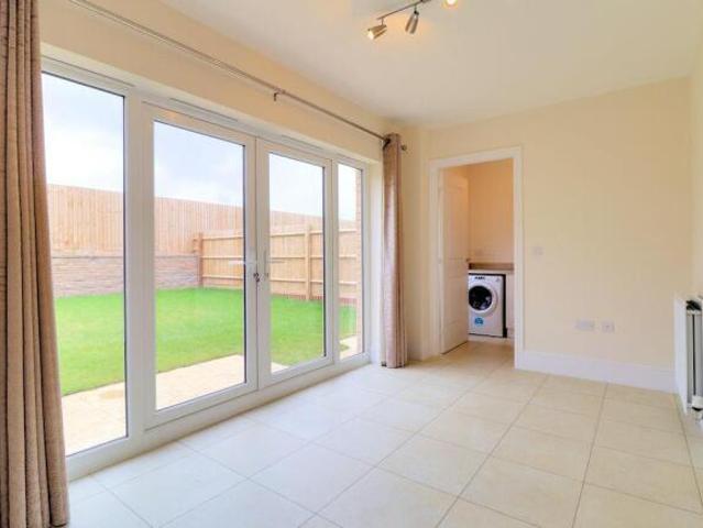 4 bedroom detached house for rent in Leckhampton GL53 0AF, GL53