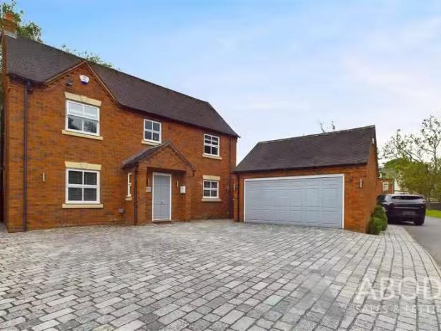 4 bedroom detached house for rent in Little Bridge, Tutbury, D.