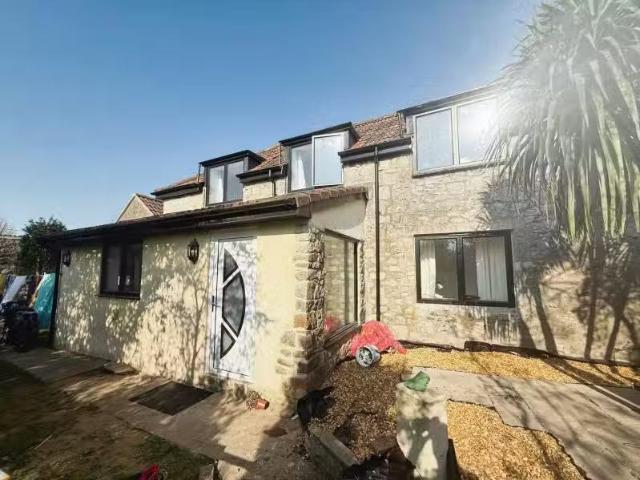 4 bedroom detached house for rent in Little House Yatton, B.