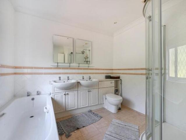 4 bedroom detached house for rent in Littlecourt Road, Sevenoaks, Kent, TN13