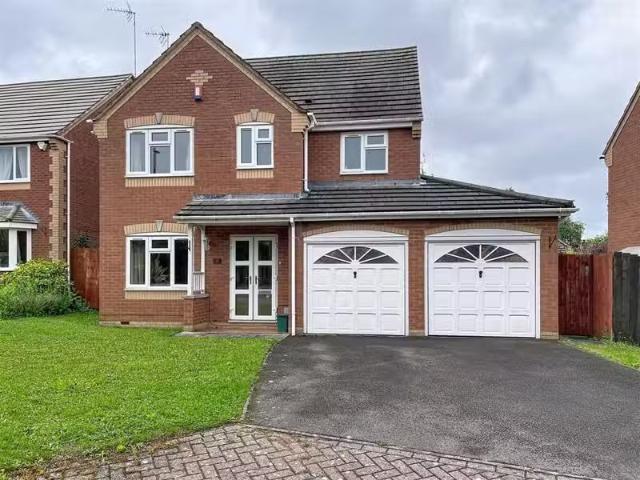 4 bedroom detached house for rent in Lilacvale Way, Coventry.