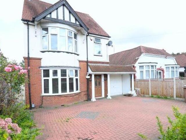 4 Bedroom Detached House For Rent In Luton, Bedfordshire