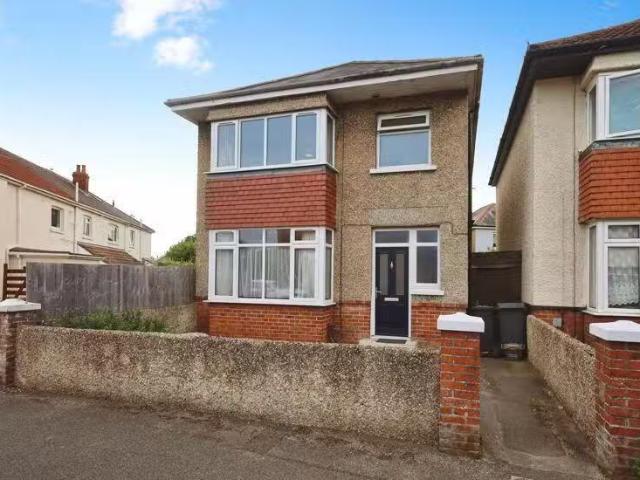 4 bedroom detached house for rent in Moordown, Bournemouth, BH9