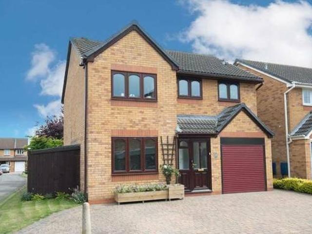 4 bedroom detached house for rent in Mallard Close Stratford upon Avon CV37