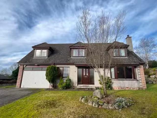 4 bedroom detached house for rent in Manse Croft, Strachan, Ba.