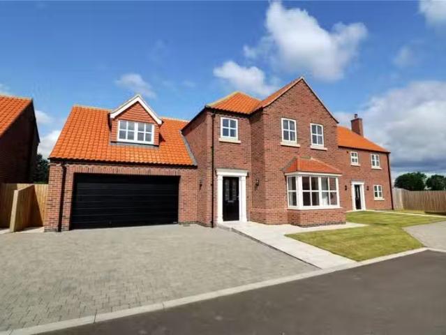 4 bedroom detached house for rent in Maris Way, Graizelound, H.