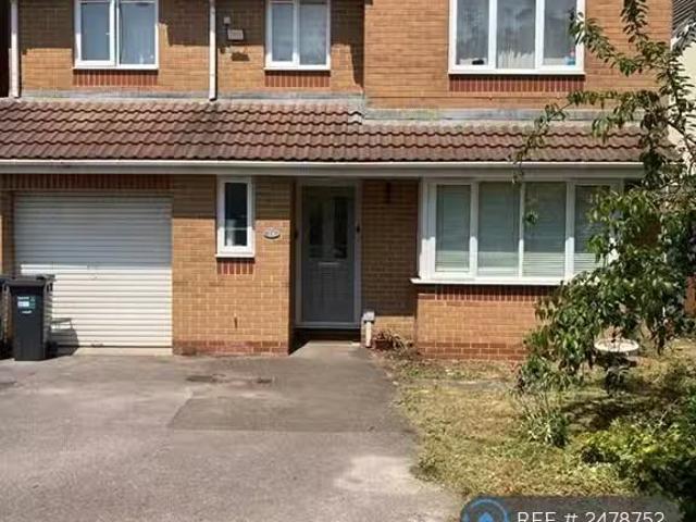 4 bedroom detached house for rent in Marjoram Place, Bristol.