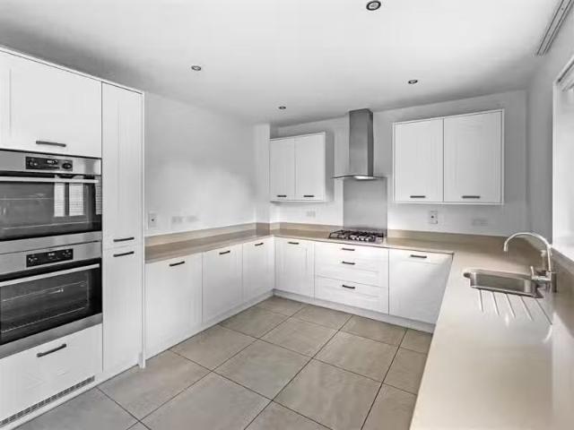 4 bedroom detached house for rent in Mead Avenue, Hauxton, CB22
