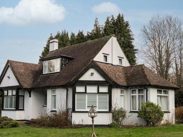 4 Bedroom Detached House For Rent In Merstham