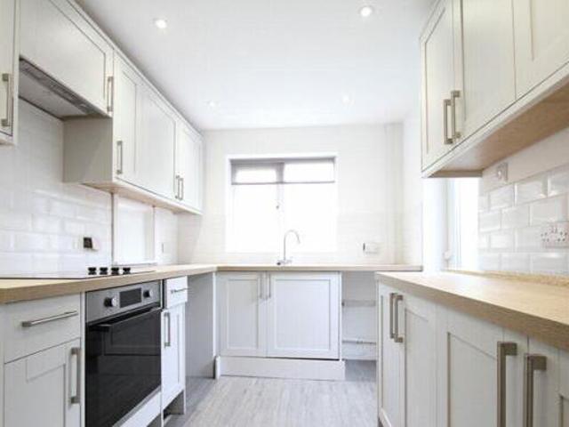 4 Bedroom Detached House For Rent In Middleton Cheney, Oxon