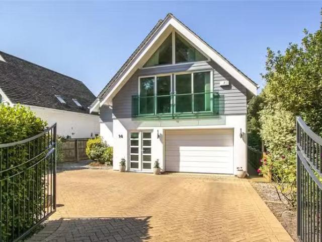 4 bedroom detached house for rent in Milton Road, Poole, BH14