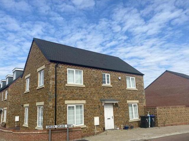 4 Bedroom Detached House For Rent In Northampton