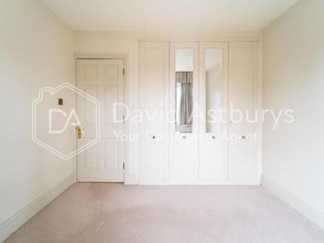 4 bedroom detached house for rent in Northcliffe Drive, Totteridge, London, N20