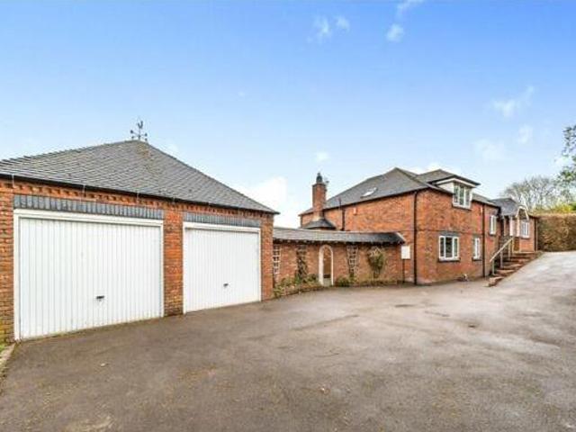 4 Bedroom Detached House For Rent In Newcastle, Staffordshire