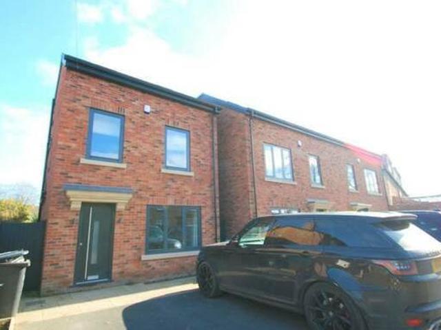 4 bedroom detached house for rent in South Oak Lane Wilmslow SK9