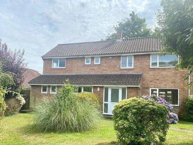 4 Bedroom Detached House For Rent In Southampton, Hampshire