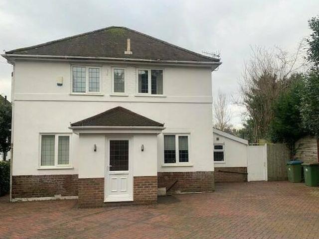 4 bedroom detached house for rent in Saxlholm Close Bassett SO16