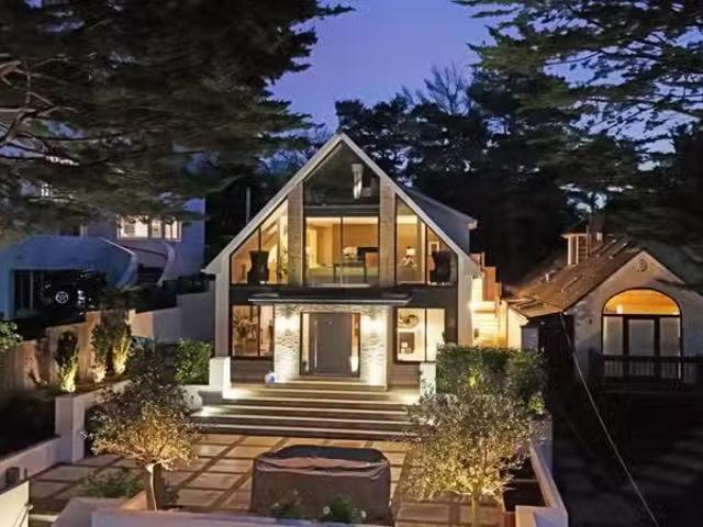 4 bedroom detached house for rent in Seacombe Road, Poole, BH13