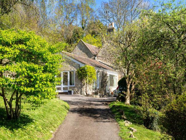 4 bedroom detached house for rent in Shepherds Walk, Bath, BA2