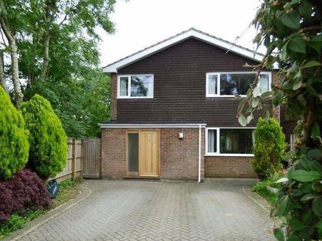 4 bedroom detached house for rent in Sixty Acres Road Prestwood HP16