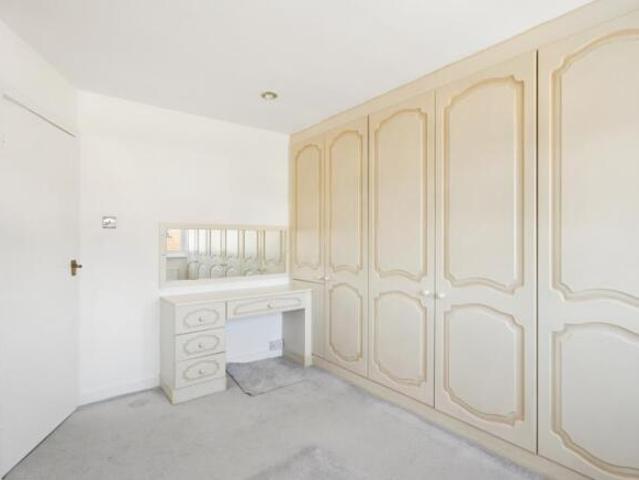 4 bedroom detached house for rent in Sidney Road, Harrow, HA2