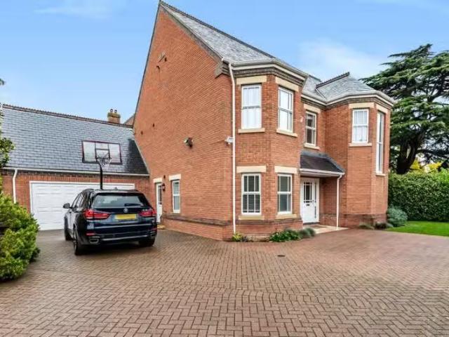4 bedroom detached house for rent in St Anns Park, Virginia Wa.
