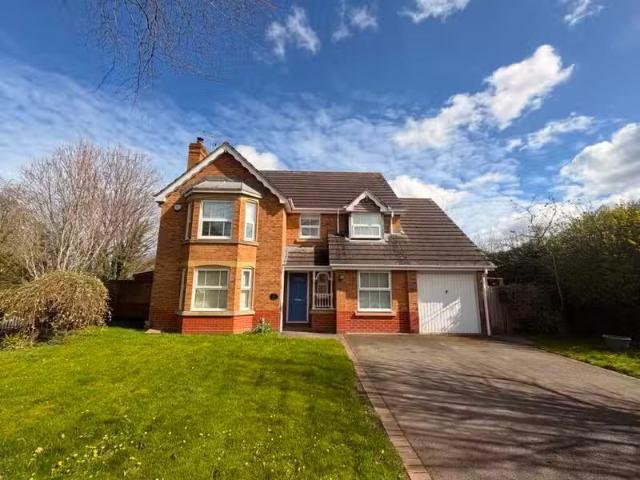 4 bedroom detached house for rent in St James Close, Bartestre.