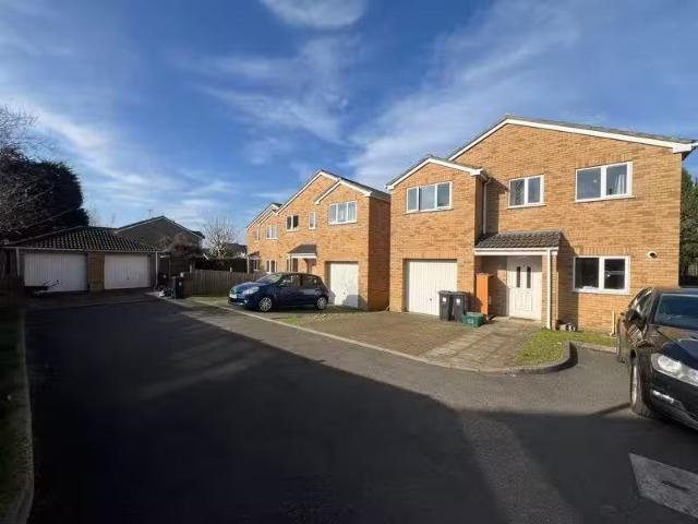 4 bedroom detached house for rent in St. Teresas Court, Bristo.