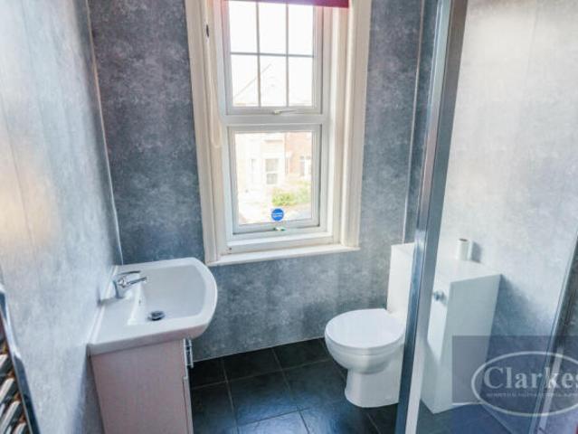 4 bedroom detached house for rent in Stanfield Road, Winton, BH9