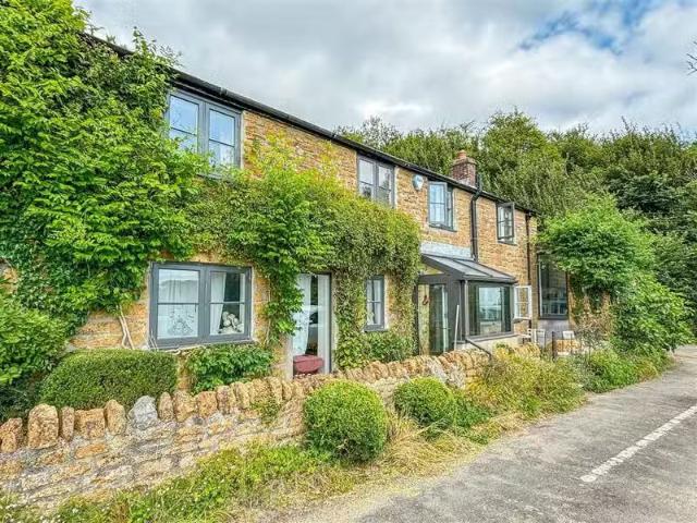 4 bedroom detached house for rent in Stoke Abbott, Beaminster.