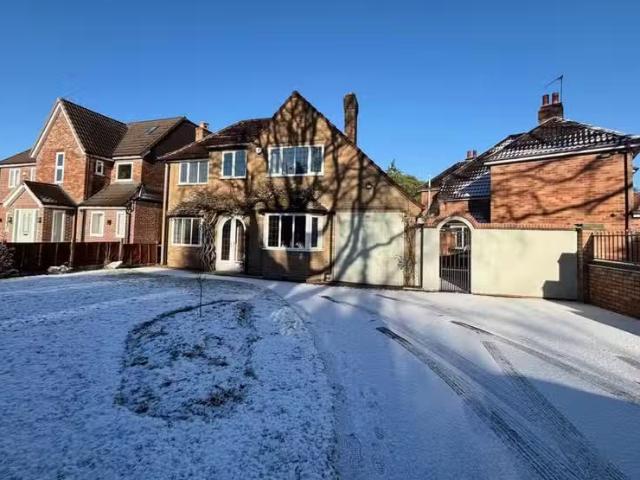 4 bedroom detached house for rent in Streetsbrook Road, Solihu.