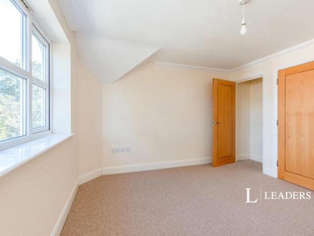 4 bedroom detached house for rent in Surrey Road, Bournemouth, Dorset, BH4