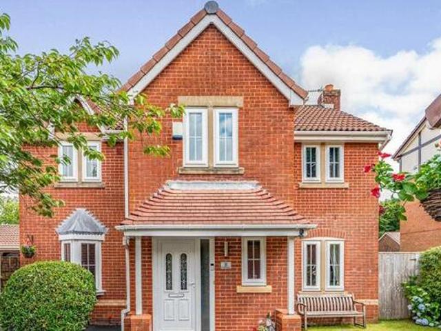 4 Bedroom Detached House For Rent In Swinton, Manchester