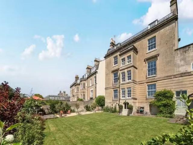 4 bedroom detached house for rent in Sydney Buildings Bath BA2