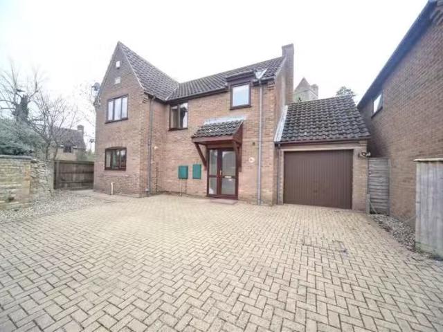 4 bedroom detached house for rent in Pound Lane, Isleham, Ely.