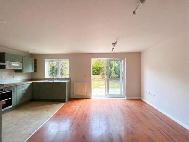 4 bedroom detached house for rent in Poynder Drive, Snodland, ME6