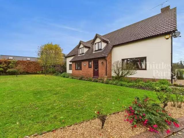 4 bedroom detached house for rent in Paddock Lodge, Cotton, IP14