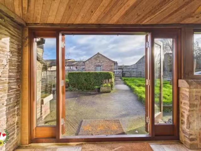 4 bedroom detached house for rent in Pedington Farm, Stone, Be.